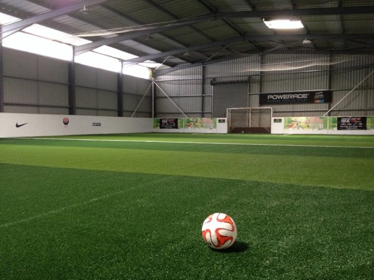 Choisir un terrain de foot à 5 : conseils essentiels pour une sélection ...